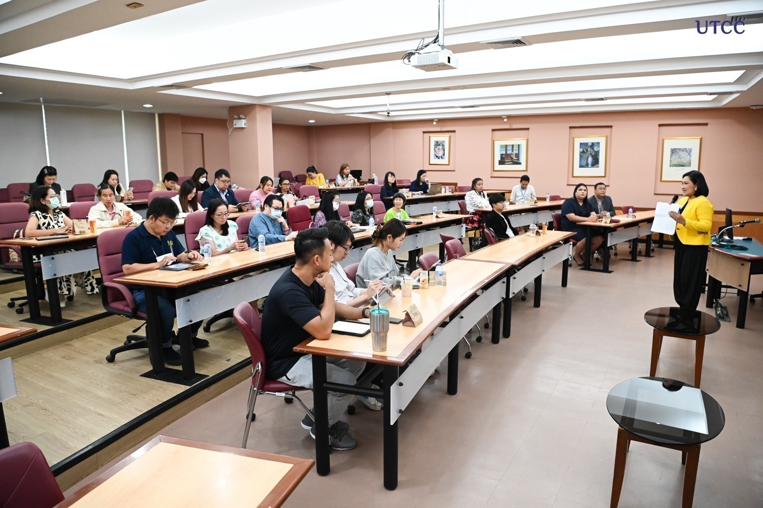 สำนักนวัตกรรมการศึกษา มหาวิทยาลัยหอการค้าไทย จัดการอบรม PILOT PROJECT ...